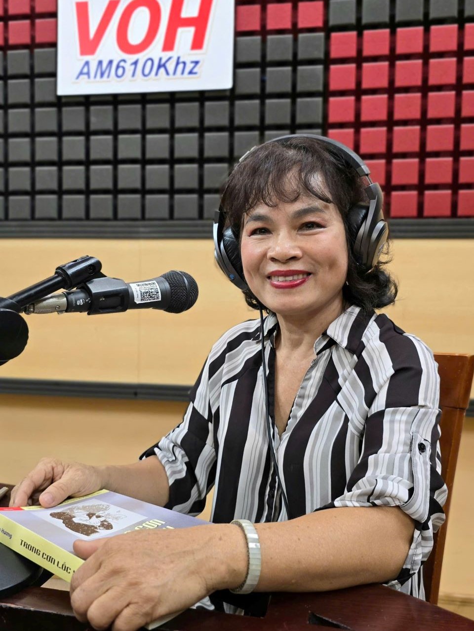 Nhà văn Trầm Hương đi tìm Khoảng lặng nước mắt của các Mẹ Việt Nam anh hùng