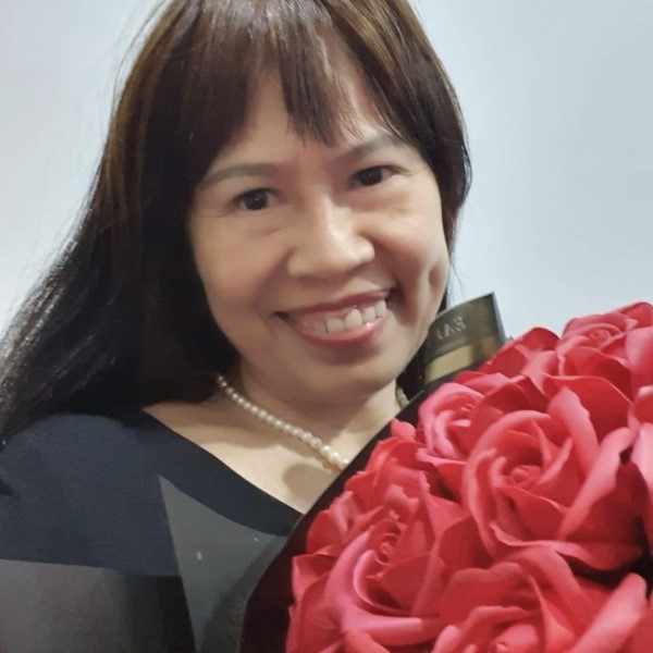 Cởi hết hào quang | Chùm thơ Phùng Hoàng Anh