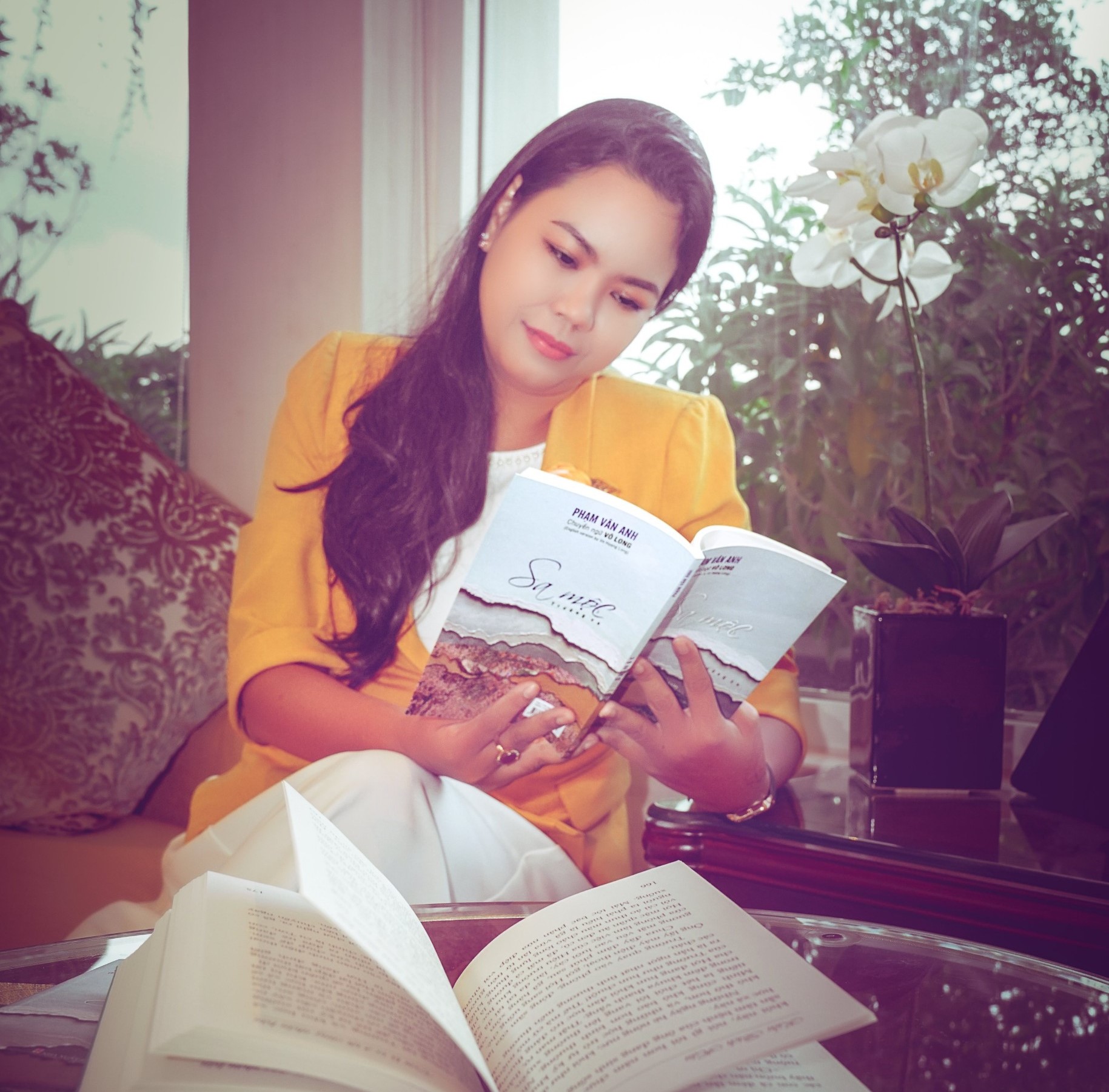 Phạm Vân Anh - Gót sen nở thắm biên thùy